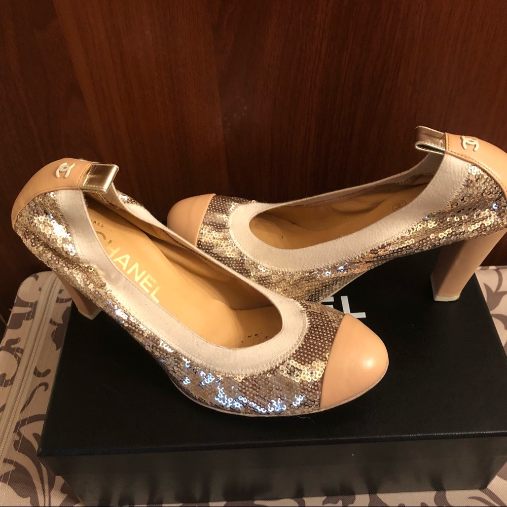Chanel Gold Sequin Pumps - Gem
